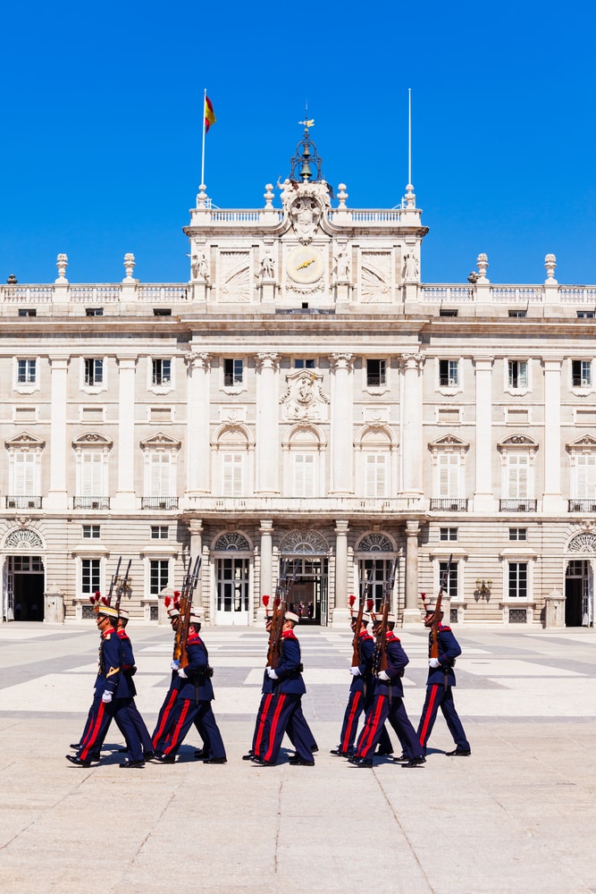 Royal Palace of Madrid, opening hours, tickets and free day ...